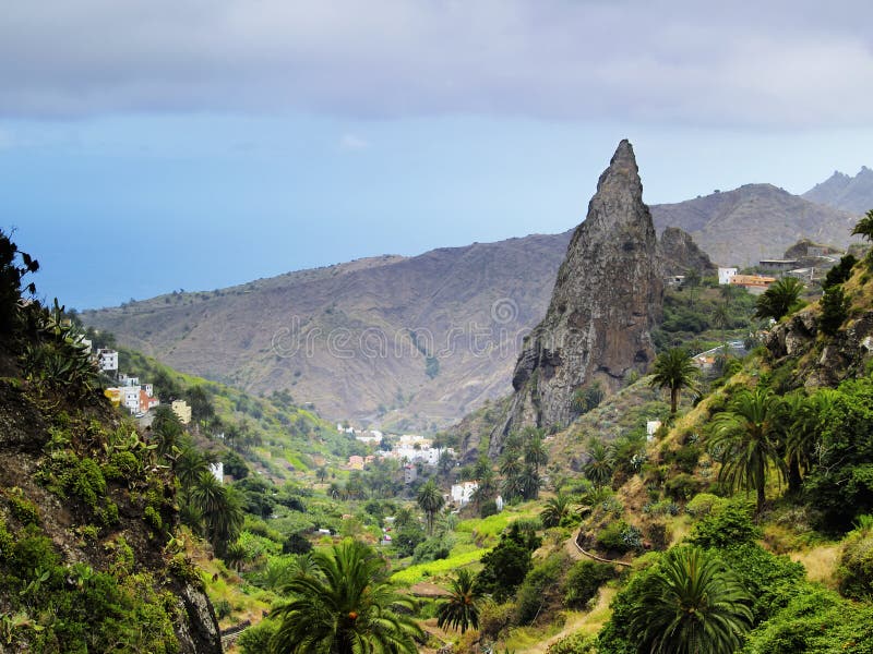 Hermigua en Gomera foto de archivo. Imagen de verano - 32730146