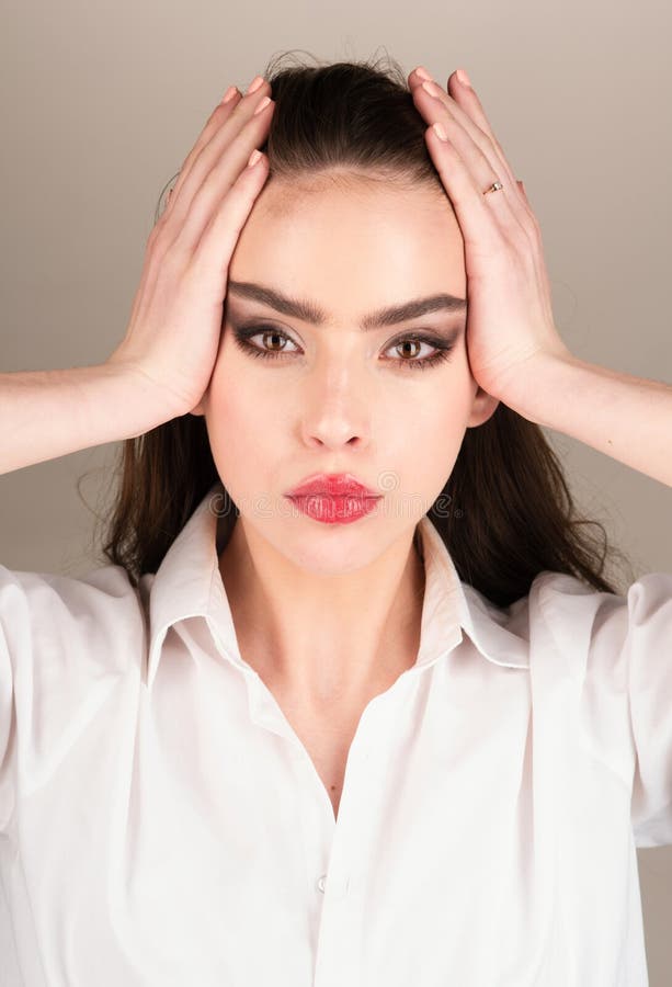 Hermosa Mujer Chica Tierna. Hermosa Cara De Chica Modelo. Foto de ...