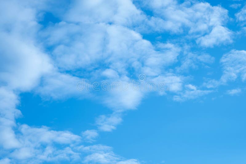 Hermosas Nubes Azules Para El Fondo Foto de archivo - Imagen de mullido ...