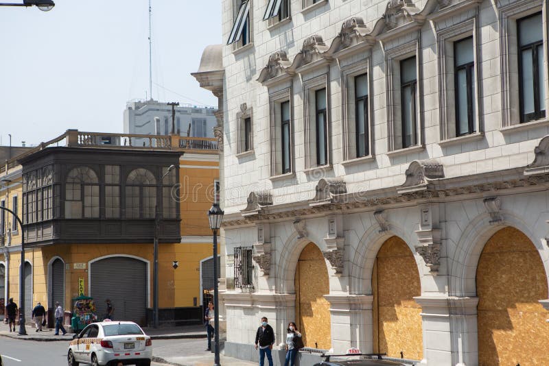 Hermosos Edificios Coloniales Y Calles En La Capital Peruana Lima ...
