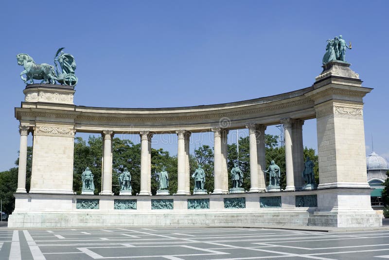 Heroes Square stock photo. Image of budapest, city, memory - 10816910
