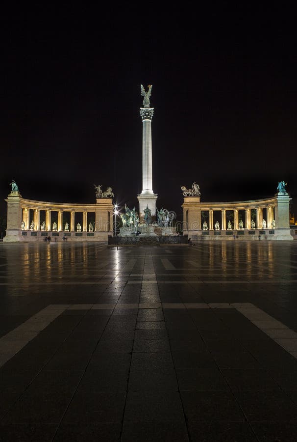 Heroes Square in Budapest stock image. Image of andrassy - 59196261