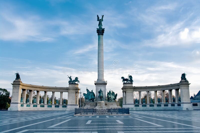 Heroes square in Budapest stock image. Image of memorial - 11892881