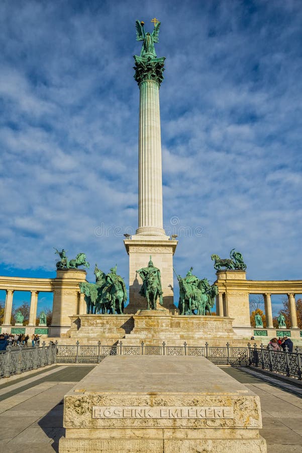 Heroes Square, Budapest, Hungary Editorial Photo - Image of blue, clear ...