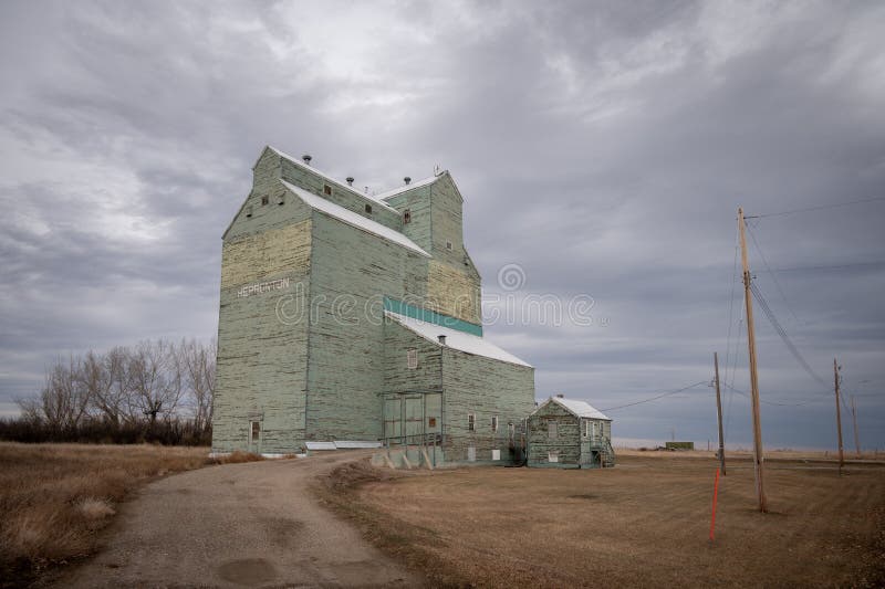 Herronton`s Old Alberta Wheat Pool Grain Elevator Editorial Stock Image ...