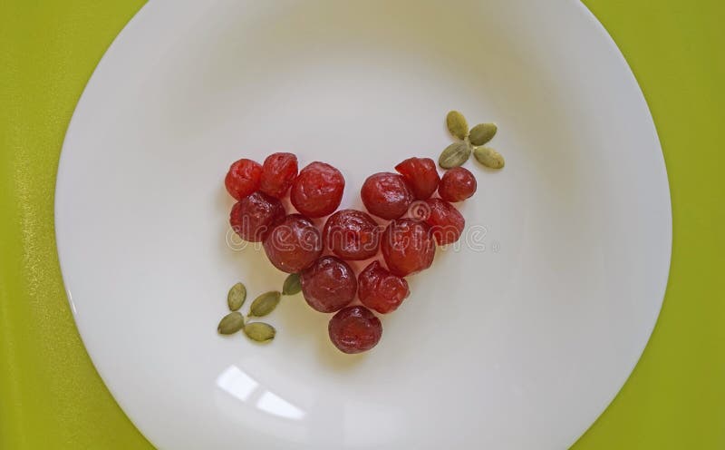 Herz Von Getrockneten Kirschen Stockbild - Bild von kirschen, bonbons ...