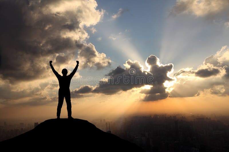 Het Bereiken Van De Top Van Een Berg Stock Foto - Image of dageraad ...