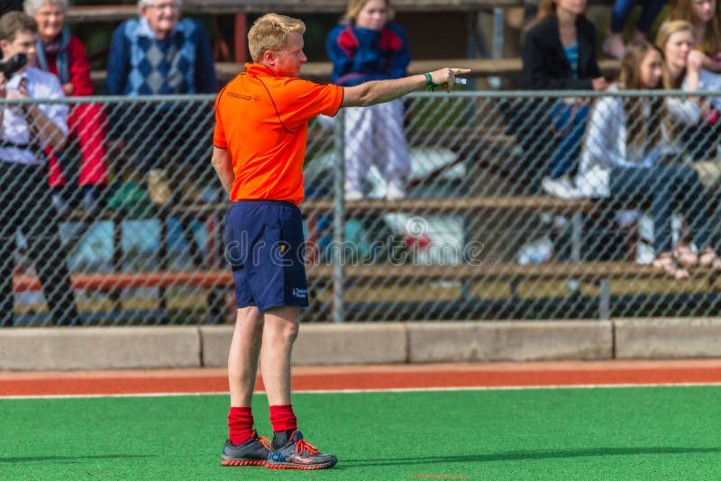 Het Besluit Van De Scheidsrechter Van Het Spel Van Het Hockey ...