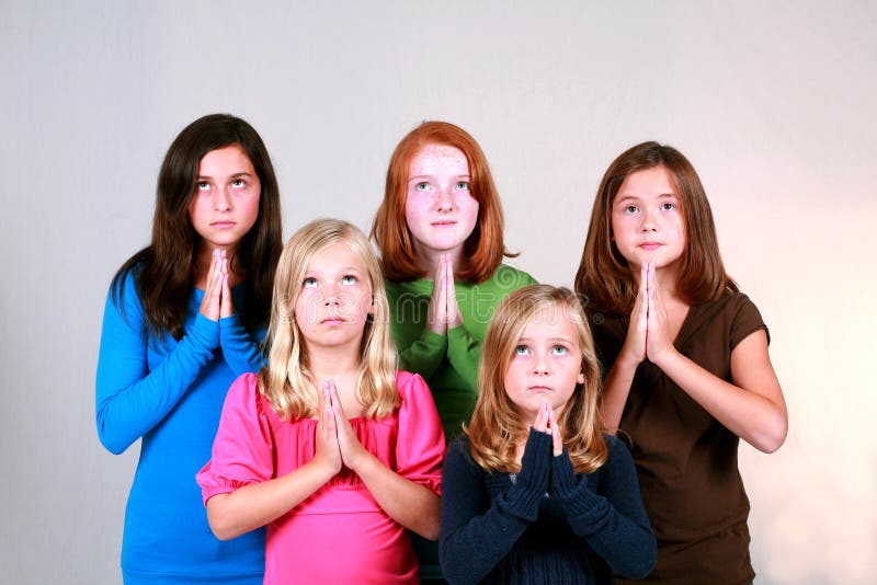 Biddende tieners stock afbeelding. Image of kind, leuk - 6691955