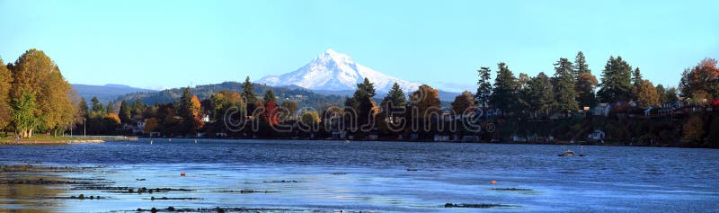 Panorama Van Blue Lake Park, Fairview, Oregon Stock Afbeelding - Image ...