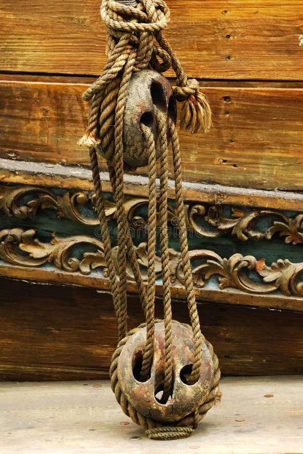 Het blok van de katrol stock afbeelding. Image of zeilboot - 6951813