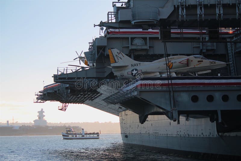 Uss Midway Was Een Vliegdekschip Van De Amerikaanse Marine Redactionele ...
