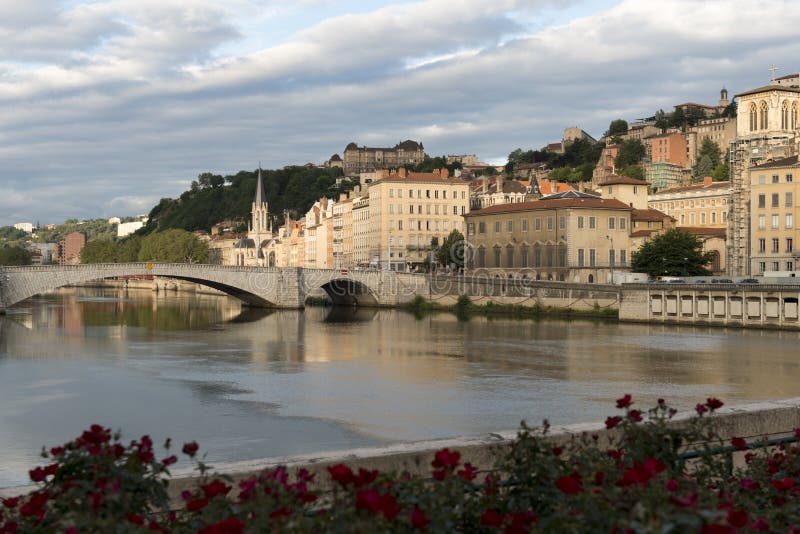 Lyon Center stock foto. Image of rhone, frans, water - 25886338