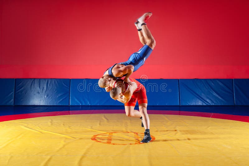 De Vrouwen Worstelen Stockfoto's - Download 305 Royalty Free Photos