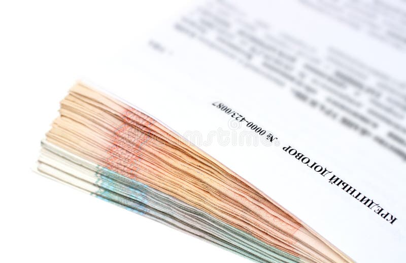 Het Contract Van Het Krediet Op Stapel Van Geld Stock Afbeelding ...
