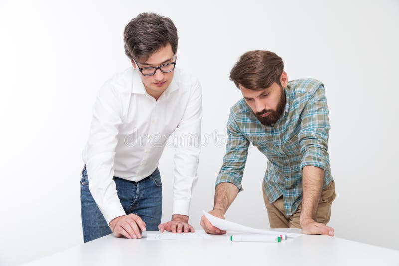 Het Controleren Van Resultaten Van Het Werk Stock Afbeelding - Image of ...