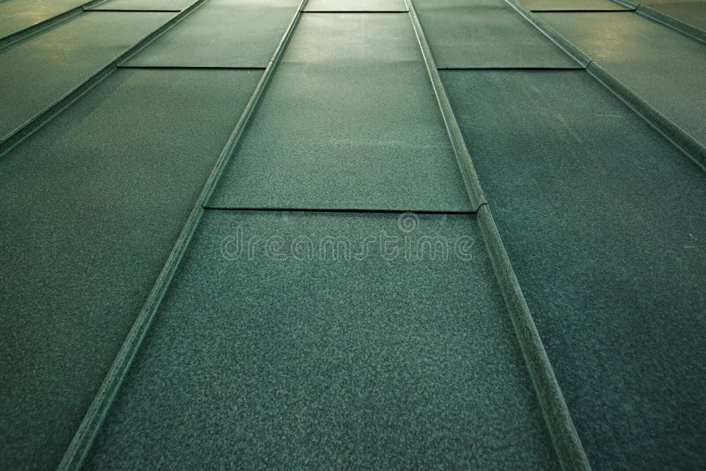 Koperen dak stock foto. Image of bekleed, gebouw, blauw - 16041060