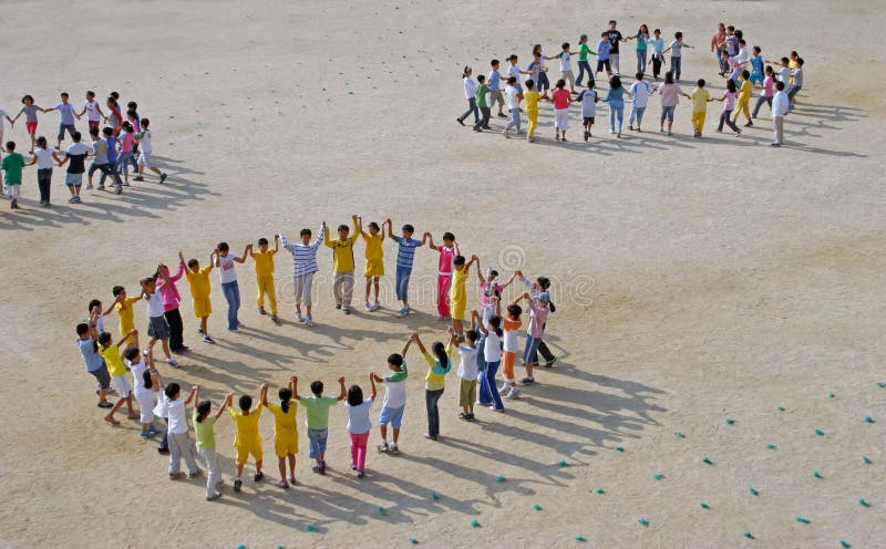 Het dansen van kinderen stock foto. Image of pret, onderwijs - 269570