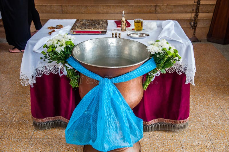 Het Dopen Van Orthodoxe Lijst Stock Foto - Image of orthodox, viering ...