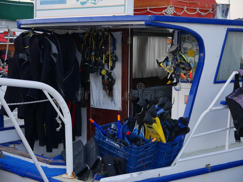 Het Duiken Boot in Mandraki-Haven Op Het Griekse Eiland Rhodos ...