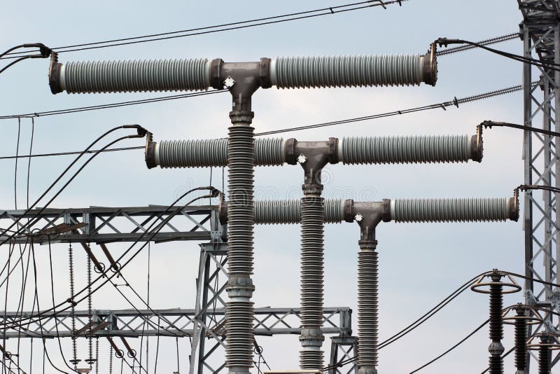 Hoogspanningsvermogenstransformator Op Een Elektriciteitsonderstation ...