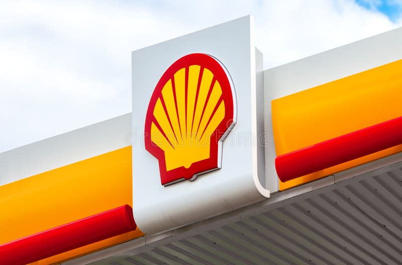 Shell-embleem Op Het Olievat Redactionele Fotografie - Image of logo ...