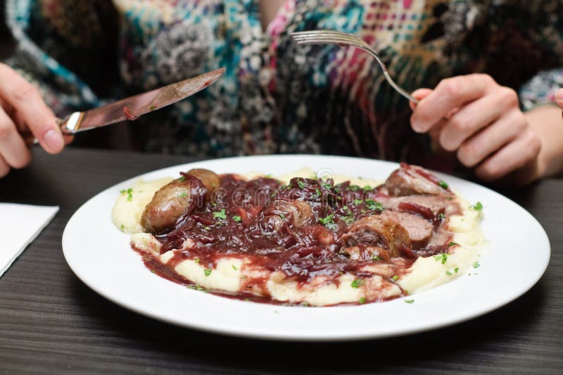 Een Britse maaltijd eten stock foto. Image of vlees, engels - 23987756