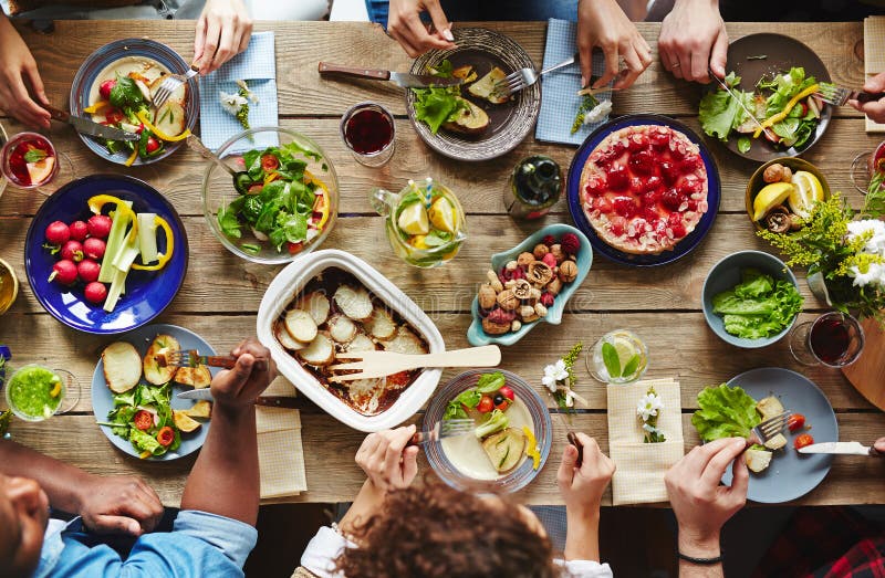 Feestelijk Diner In Restaurant Stock Afbeelding - Afbeelding bestaande ...