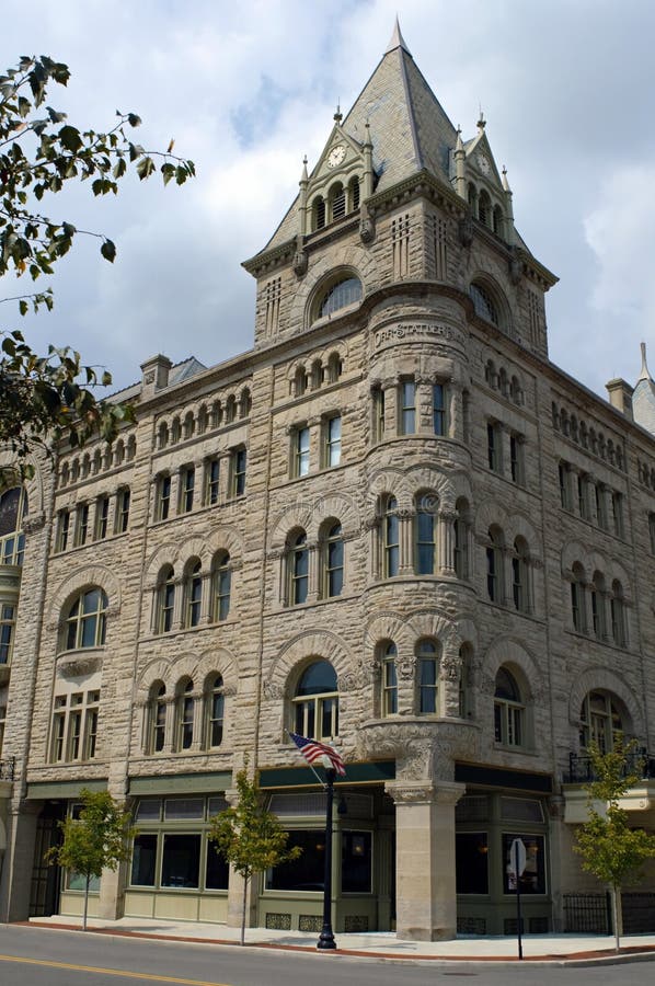 Het Fort Piqua Van Het Hotel Stock Foto - Image of architecturaal, wolk ...