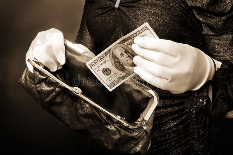 Het Gebruiken Van Contant Geld Stock Foto - Image of gouden, handtas ...