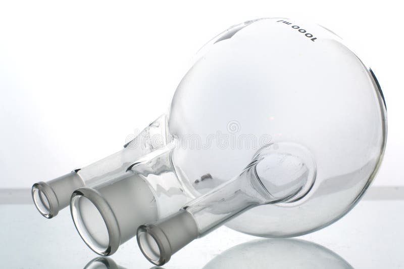 Het glas van de chemie stock foto. Image of experiment - 5045728