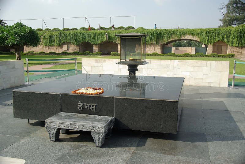 Het Graf Van Gandhi in Delhi, India Redactionele Stock Afbeelding ...