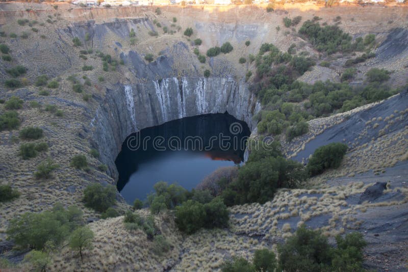 Het grote gat in Kimberley stock afbeelding. Image of beeld - 89537705