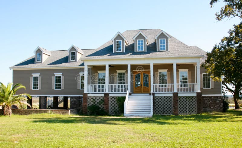 Het Grote Huis Van De Waterkant Stock Afbeelding - Image of ...