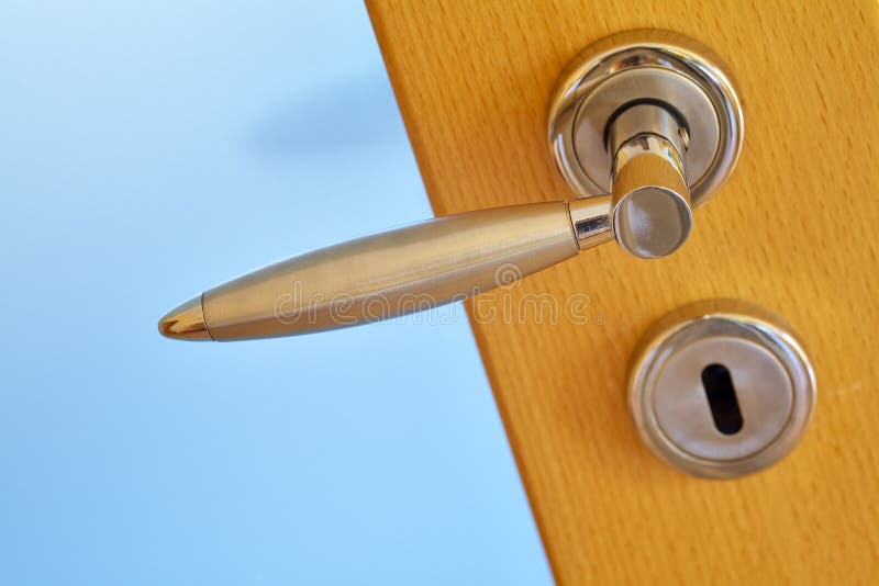 Het handvat van de deur stock afbeelding. Image of metaal - 26990183