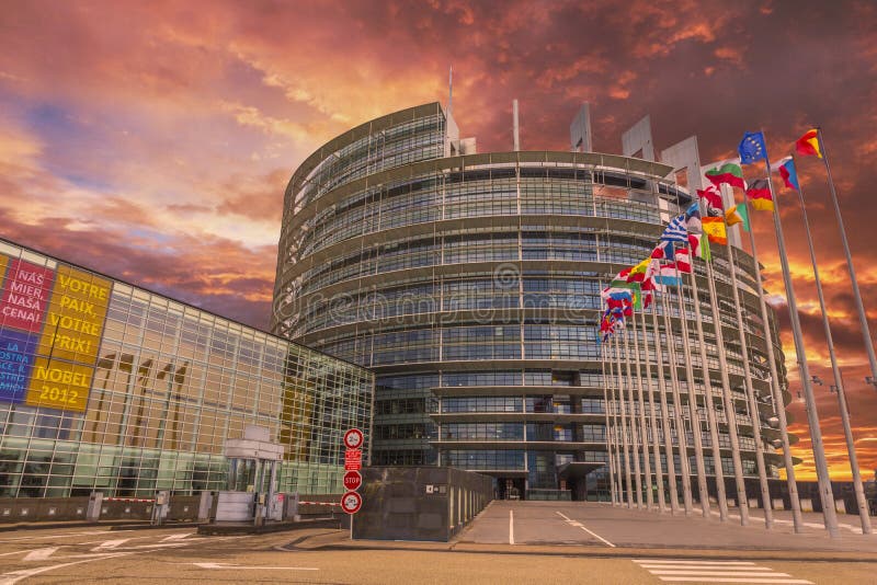 Het Het Europees Parlement Gebouw Stock Afbeelding - Image of ...