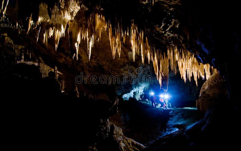 Het Hol van Comarnic stock foto. Image of toestel, kalkspaat - 18459188