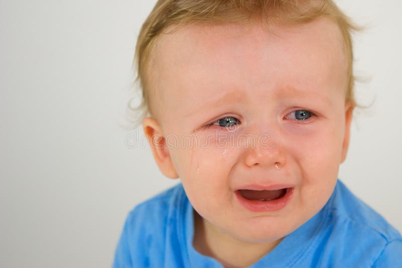 De Zitting En Het Schreeuwen Van De Jongen Stock Afbeelding - Image of ...