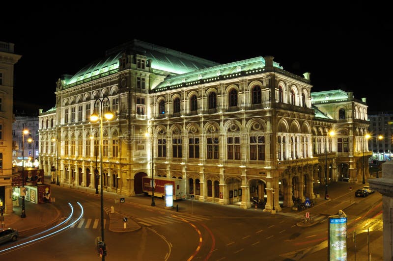 Weense Staatsopera redactionele stock foto. Image of europa - 19743768