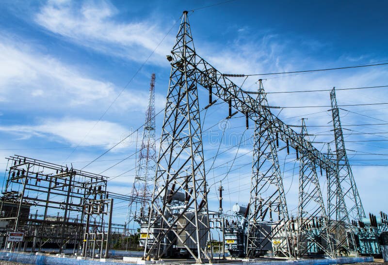 Hoogspannings Transformator Stock Afbeelding - Image of installatie ...