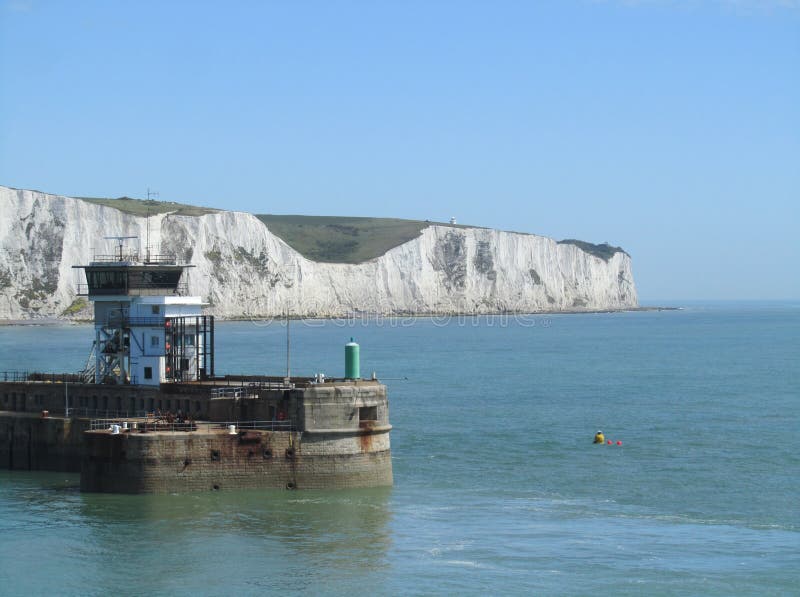 Het Ingaan Van De Haven Van Dover, Engeland Redactionele Afbeelding ...