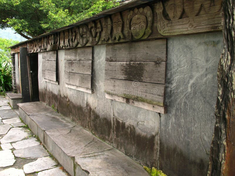 Het Inheemse Huis Van De Steen Stock Foto - Image of steen, primitief ...