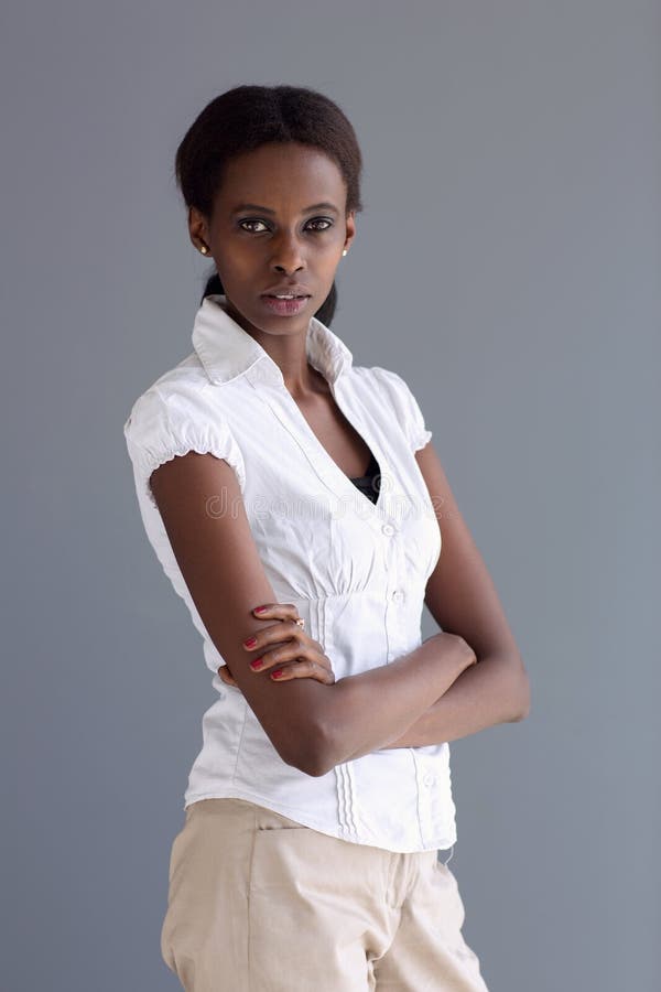 Het Jonge Afrikaanse Zwarte Model Stellen Stock Foto - Image of mooi ...