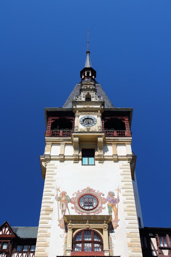 Het kasteel van Peles stock afbeelding. Image of toren - 55512783