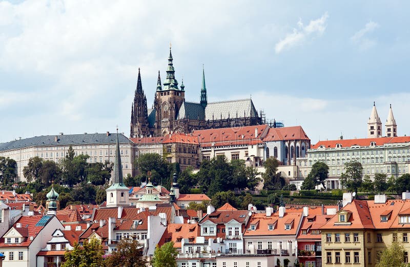 Het Kasteel van Praag stock afbeelding. Image of kerk - 34759589