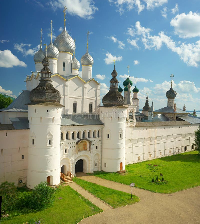 Het Kremlin in Rostov Veliki. Gouden Ring Van Rusland Stock Foto ...