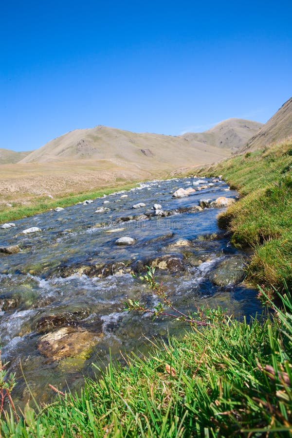 Het Krijgen Van Een Grote Rivier Stock Foto - Image of rivier, begin ...