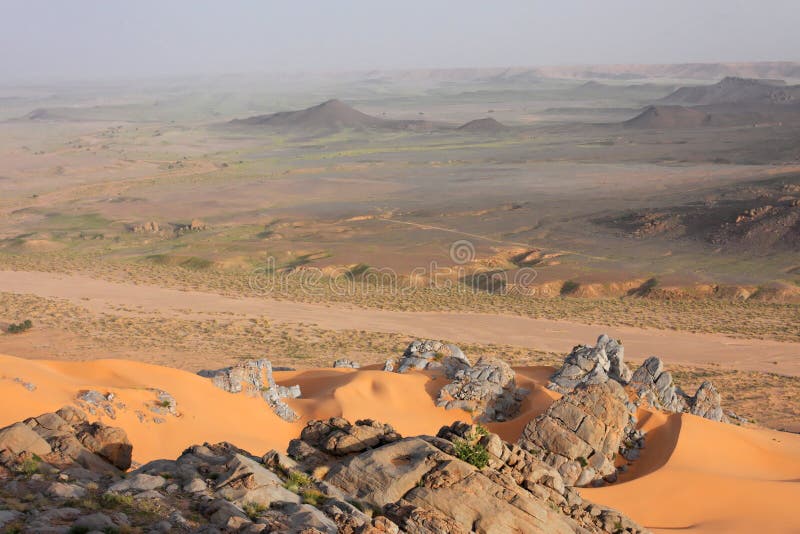 Het Landschap Van De Woestijn Stock Afbeelding - Image of zand, marokko ...