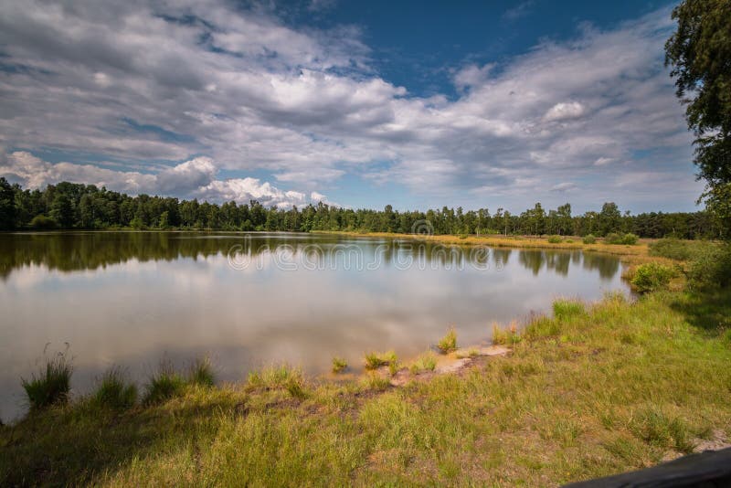 Het landschap van het meer stock foto. Image of park - 74747754