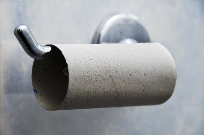 Lege wc-rol hangend stock afbeelding. Image of aqua, toilet - 8252767